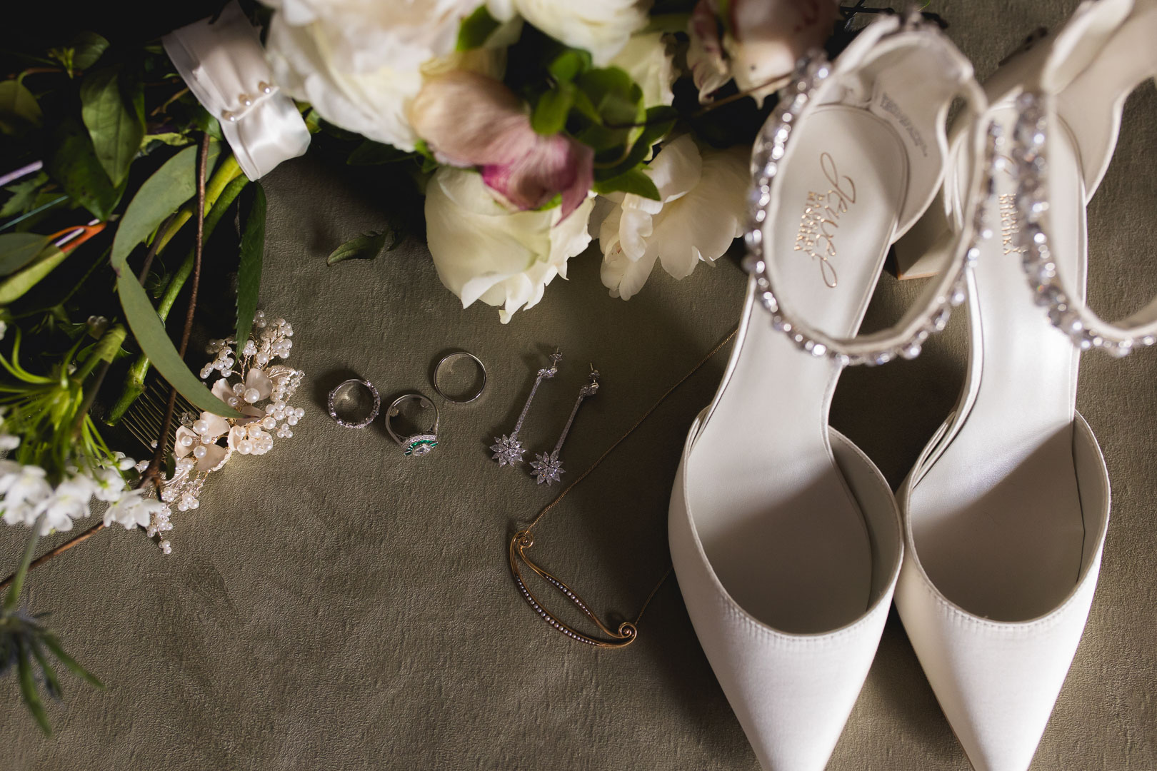 Ellie & Leland's New Orleans Classic Wedding Photograpy Orleans Club