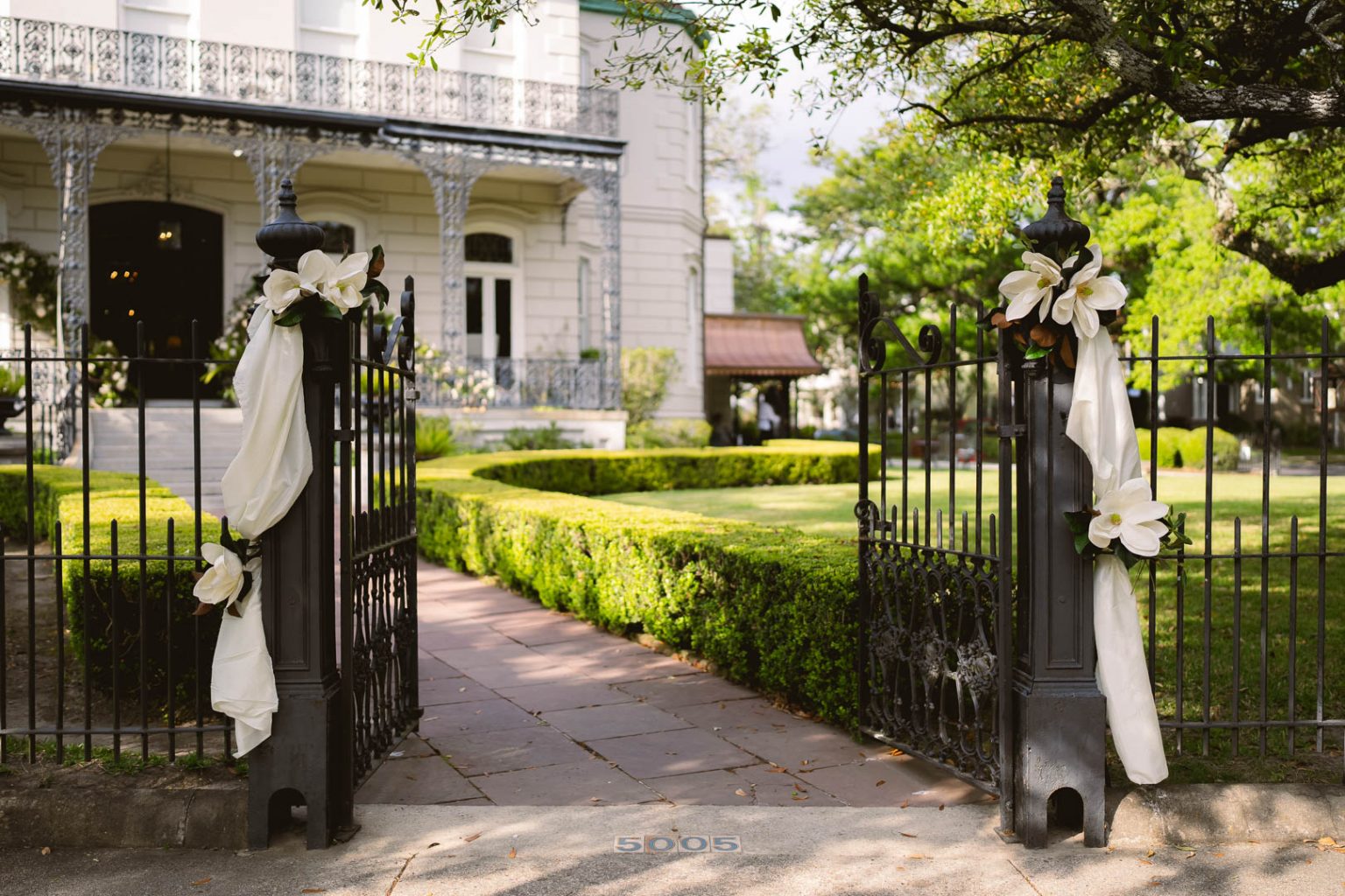 Ellie & Leland's New Orleans Classic Wedding Photograpy Orleans Club